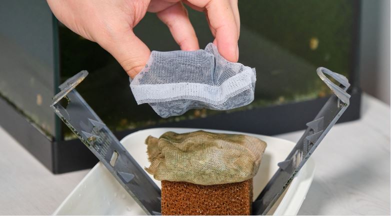 How to Clean a Fish Tank? | How To Cleaning Blog