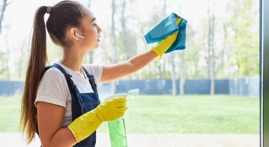 How to Clean Windows Outside? | How To Cleaning Blog