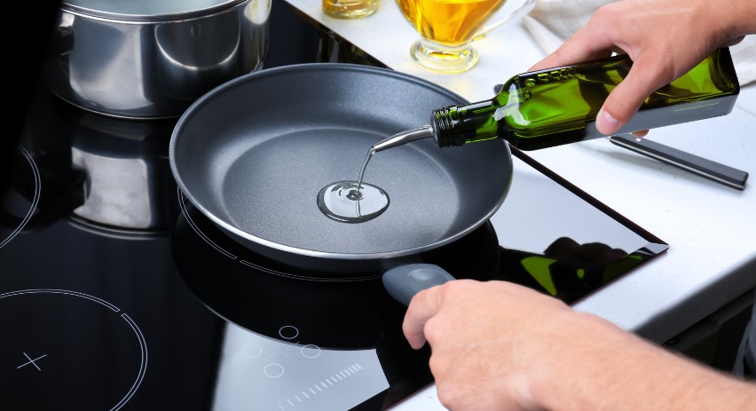 How to Clean a Burnt Pan? | How To Cleaning Blog