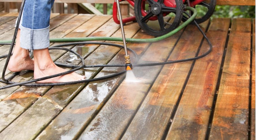 How to Clean Decking? - Effective Methods | How To Cleaning Blog