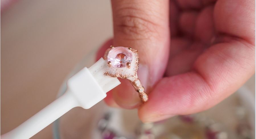 How to Clean a Diamond Ring at Home? | How To Cleaning Blog