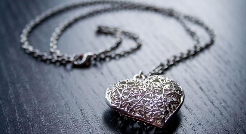 How to Clean a Silver Chain? | How To Cleaning Blog