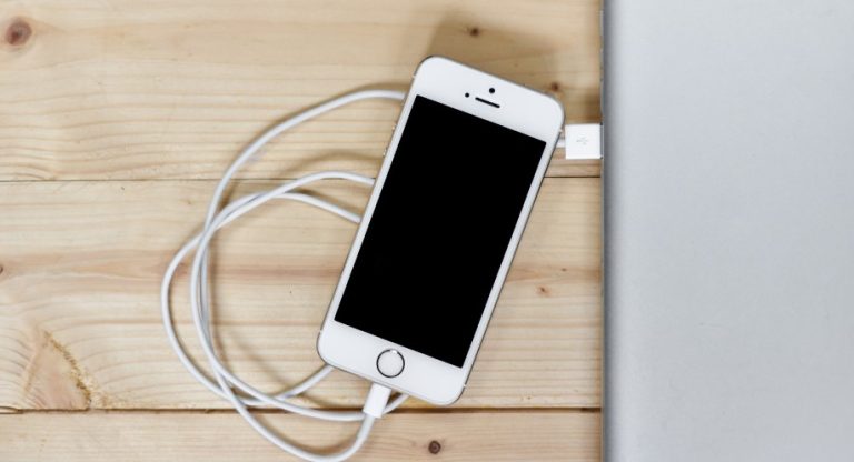 How To Clean Charging Port? | How To Cleaning Blog